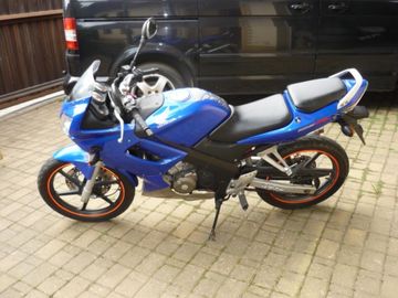 Motorky 125 Silniční bazar a prodej nových vozů | Sauto.cz