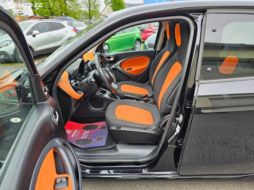 Smart Forfour 1.0i_52kW_AUT.KLIMA_TEMPOMAT | Sauto.cz