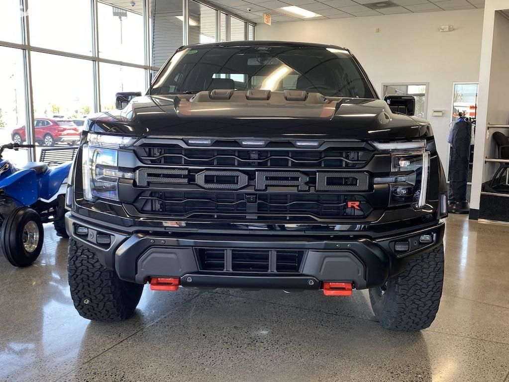 Ford F-150 Raptor R !!! 720 HP | Sauto.cz