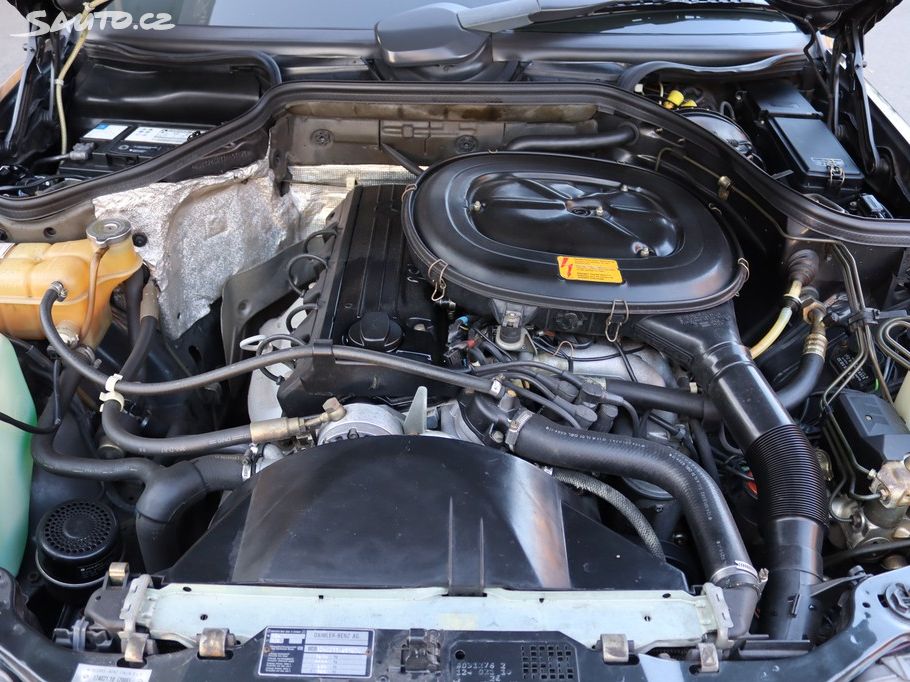 Mercedes-Benz 124 200E 90kW SEDAN 19 TIS KM!!! | Sauto.cz