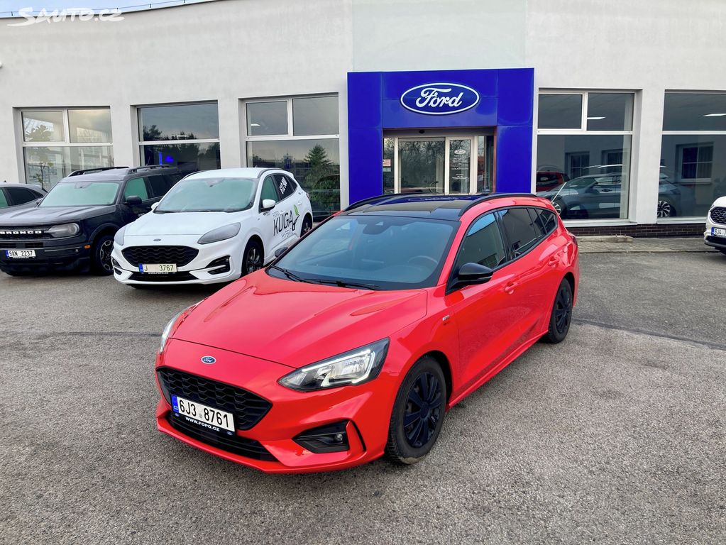 Ford Focus ! ST-Line Red & Black, ČR ! | Sauto.cz