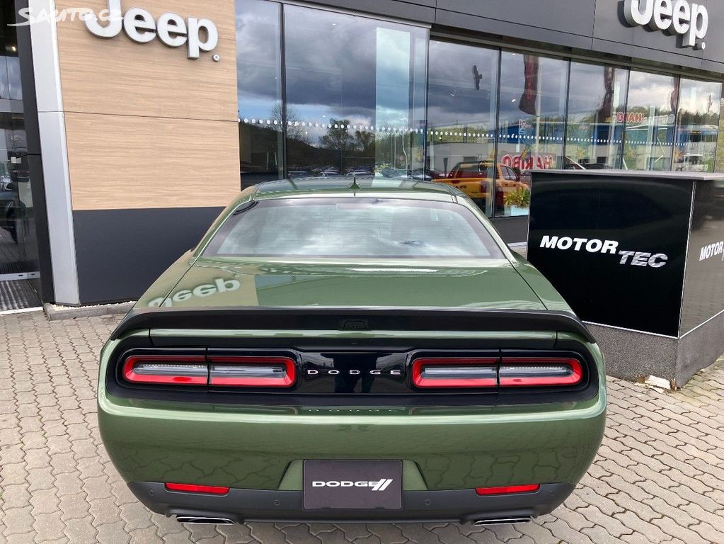 Dodge Challenger 6.4 V8 HEMI Scat Pack Widebody | Sauto.cz