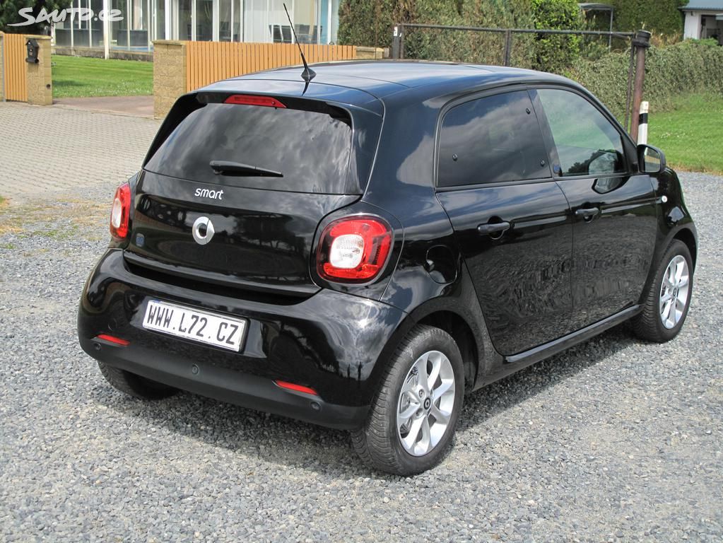 Smart Forfour EQ elektro prosklená střecha | Sauto.cz