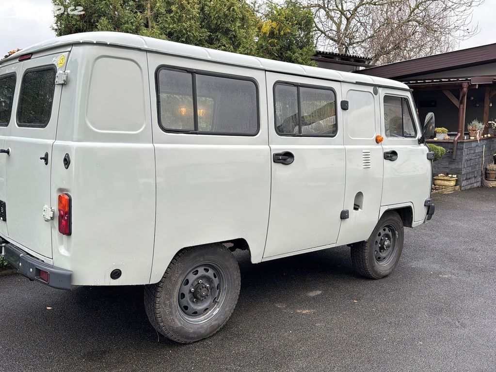 UAZ Ostatní 3741, Buchanka, 4x4 | Sauto.cz