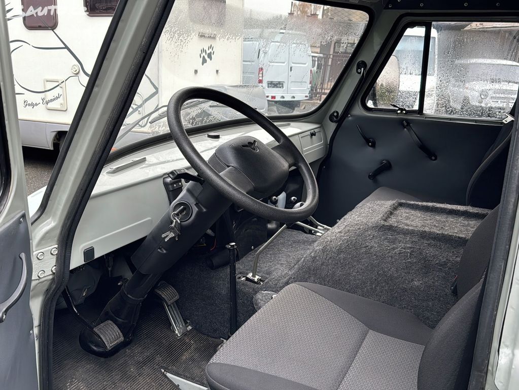 UAZ Ostatní 3741, Buchanka, 4x4 | Sauto.cz