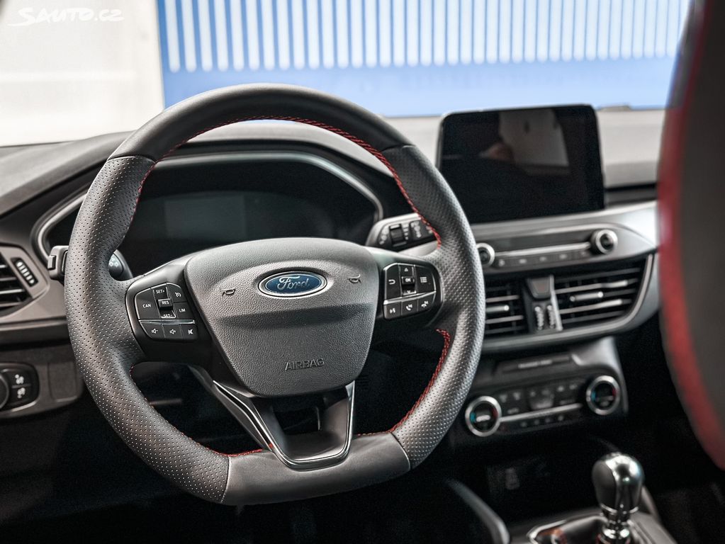 Ford Focus C519 Kombi ST-Line X 1,0 | Sauto.cz