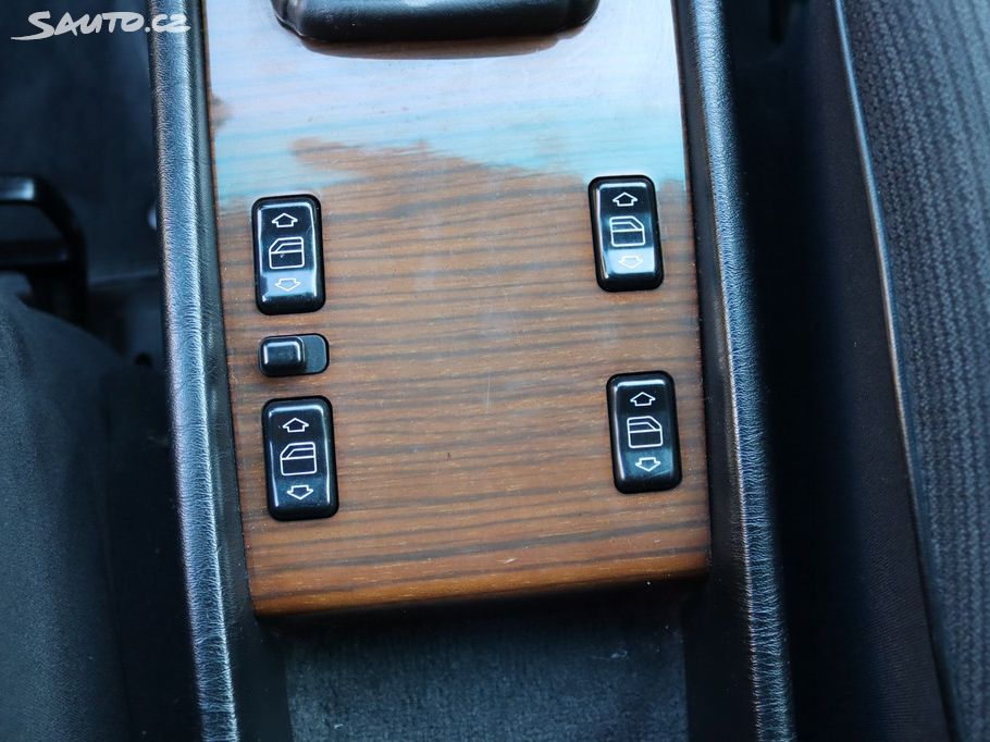 Mercedes-Benz 124 200E 90kW SEDAN 19 TIS KM!!! | Sauto.cz