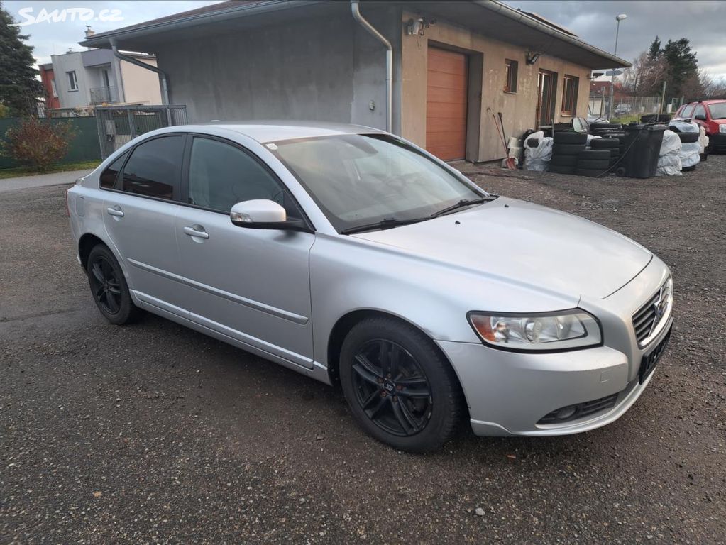 Volvo S40 1,6 D Momentum | Sauto.cz