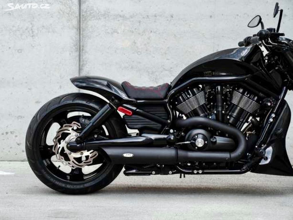 Harley-Davidson V-Rod Muscle Custom VRSCF | Sauto.cz