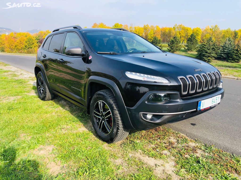 Jeep Cherokee Trail rated 3.2 W6 | Sauto.cz