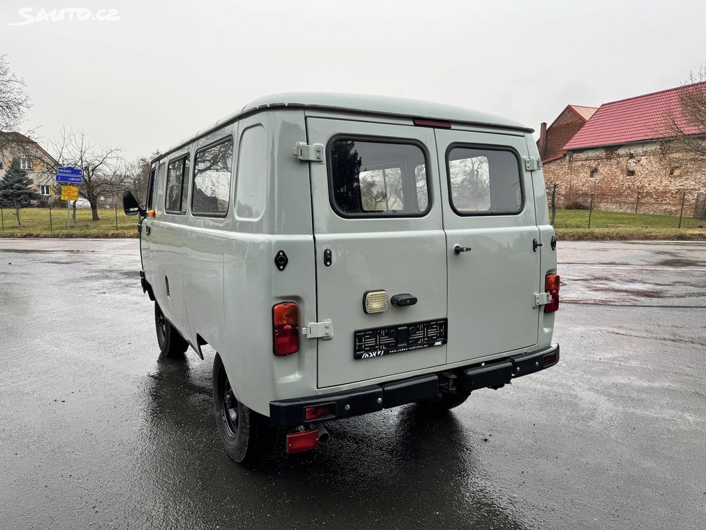 UAZ Ostatní 3741, Buchanka, 4x4 | Sauto.cz