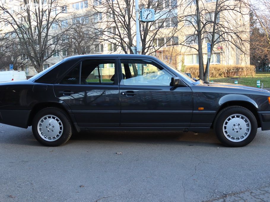 Mercedes-Benz 124 200E 90kW SEDAN 19 TIS KM!!! | Sauto.cz