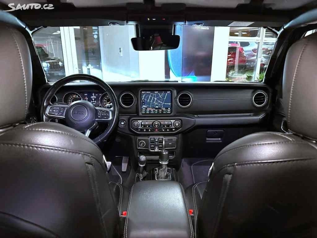 Jeep Wrangler Unlimited 2.0T 4x4 270k AT8 | Sauto.cz