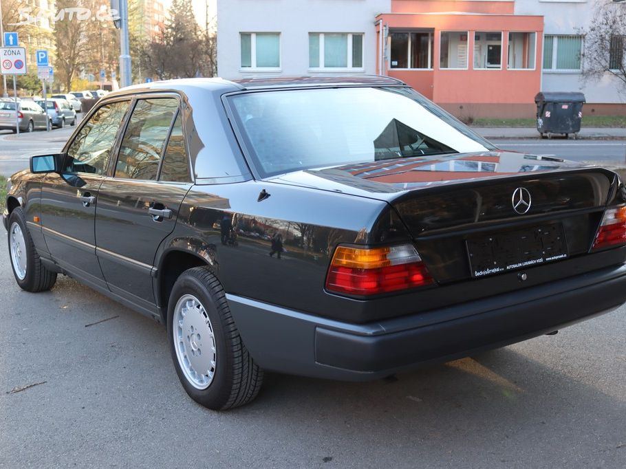 Mercedes-Benz 124 200E 90kW SEDAN 19 TIS KM!!! | Sauto.cz