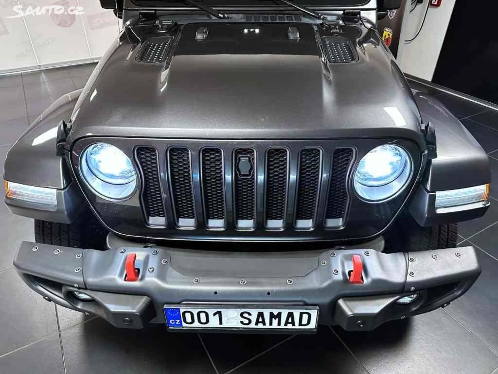 Jeep Wrangler Unlimited 2.0T 4x4 270k AT8 | Sauto.cz