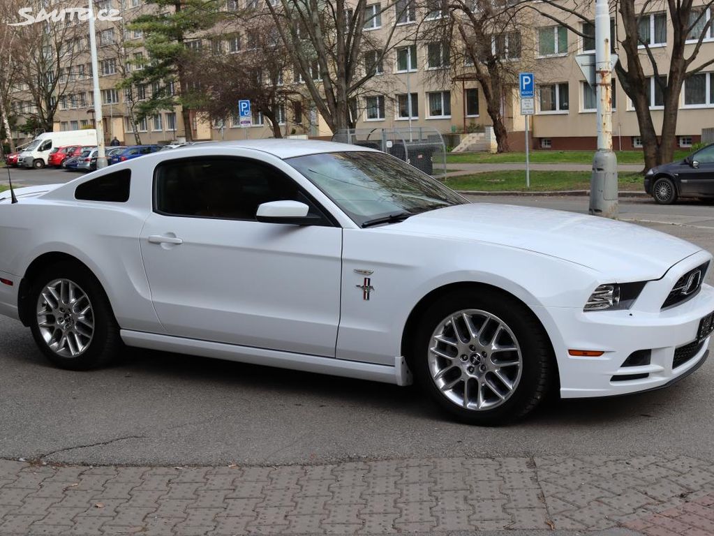 Ford Mustang 3.7 V6 COUPE 227kW | Sauto.cz