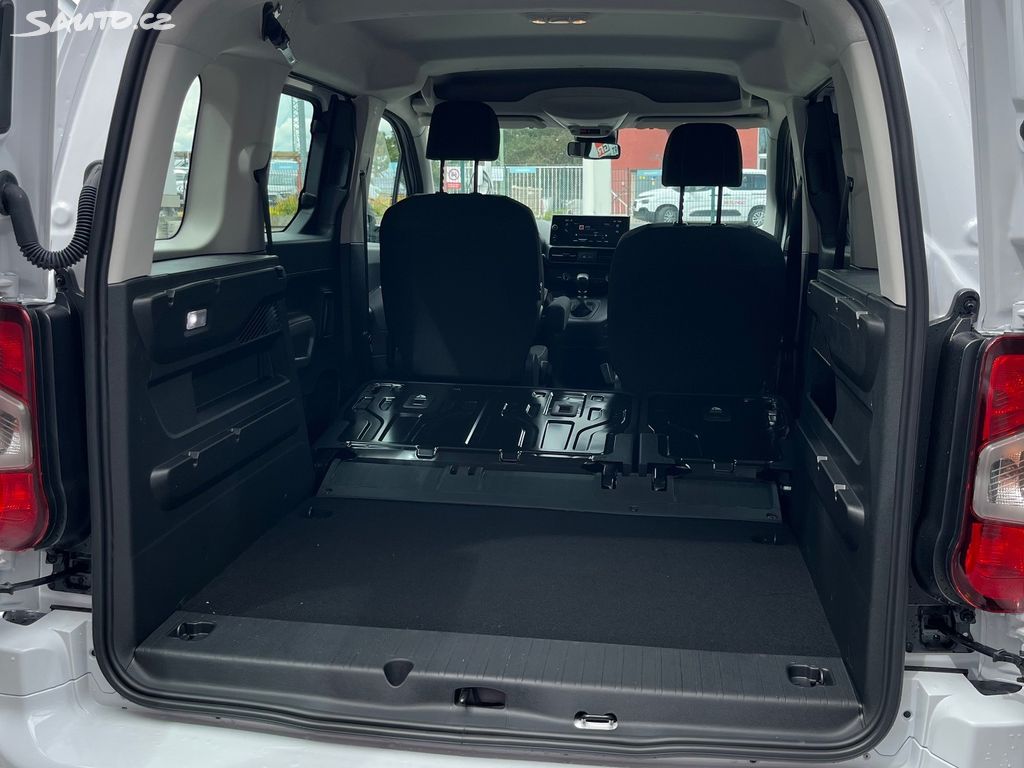 Toyota Proace City Verso MC24 1,2i 110PS Short Business | Sauto.cz