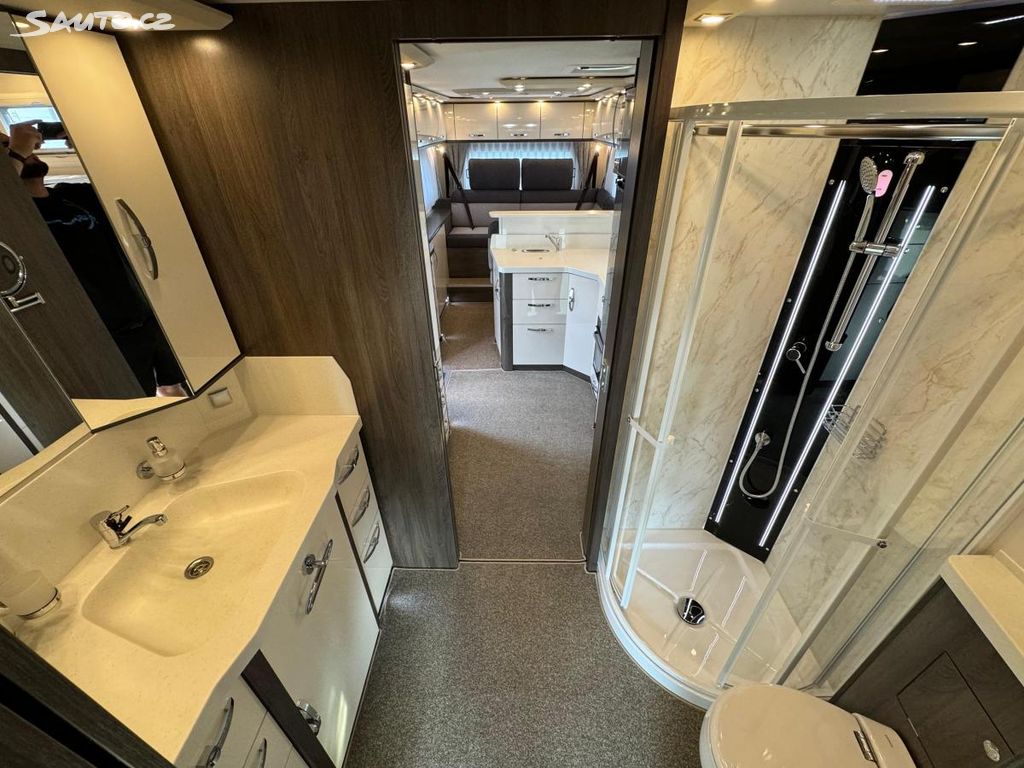 Phoenix Ostatní TopX-Alkoven 8900 BMQRSLG | Sauto.cz