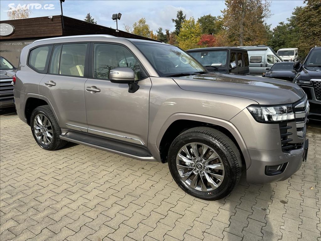 Toyota Land Cruiser LC 300 GX.R V6 3.3D 70 th | Sauto.cz