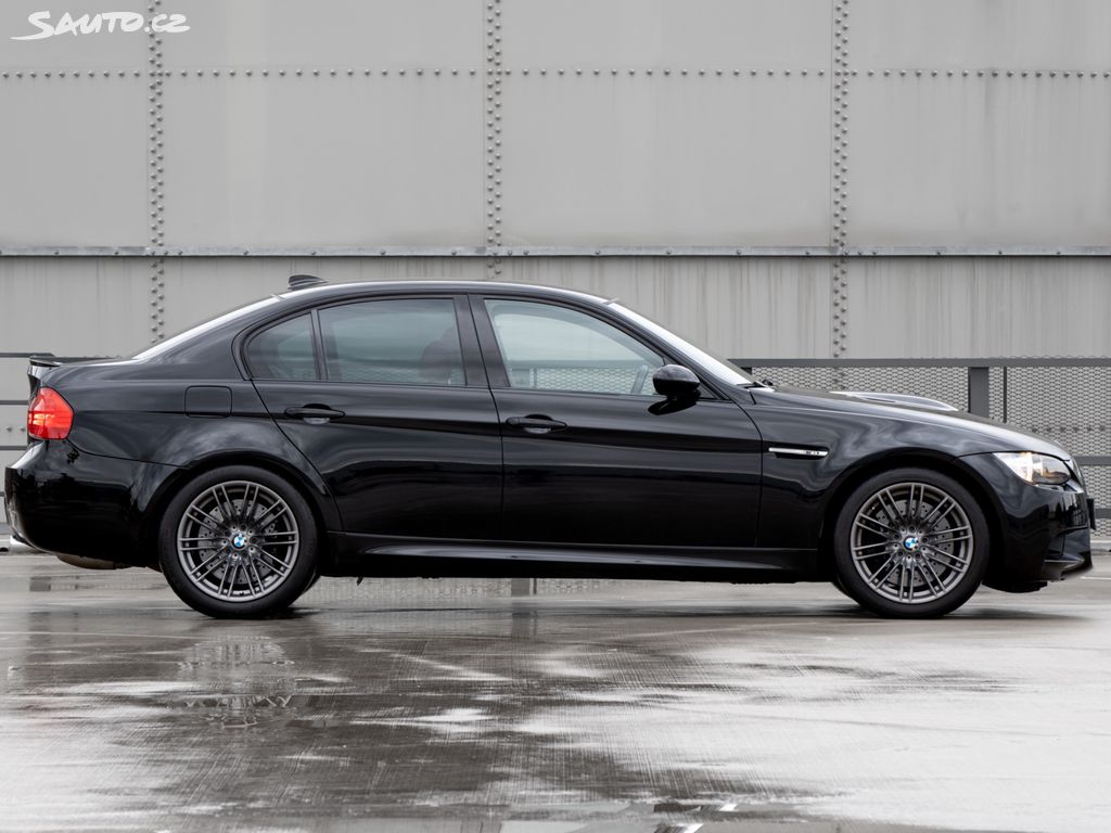 BMW M3 V8 LCI MT EU | Sauto.cz
