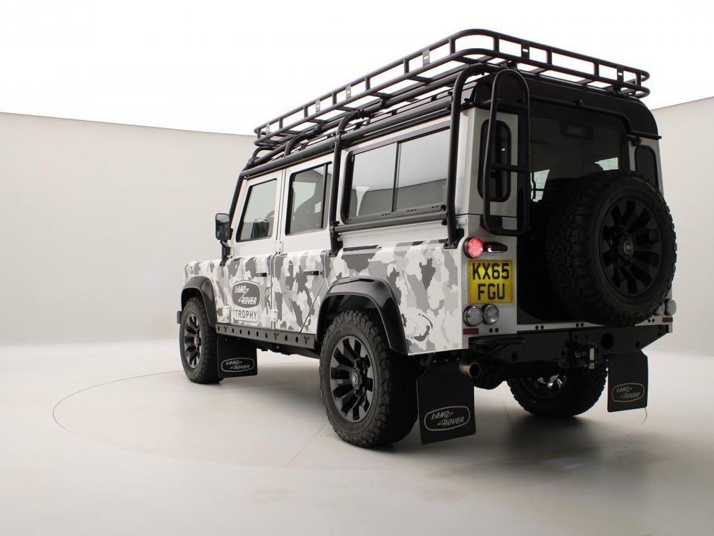 Land Rover Defender WORKS V8 TROPHY II 1 z 25 | Sauto.cz