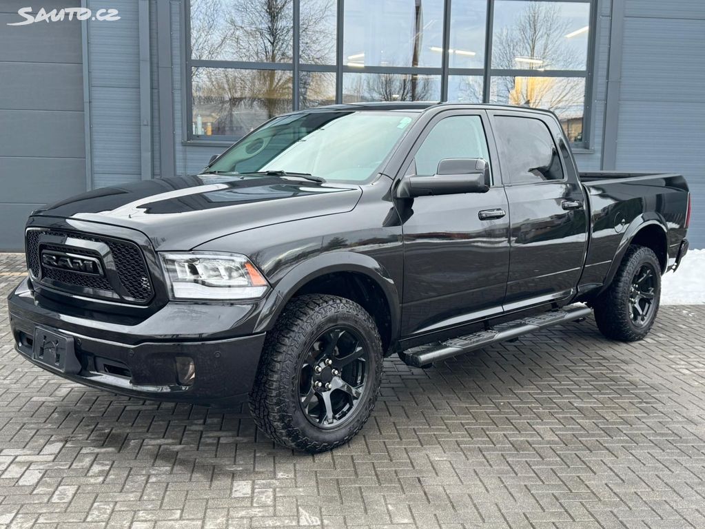 Dodge Ram 1500 5.7L Laramie Long Total Full | Sauto.cz