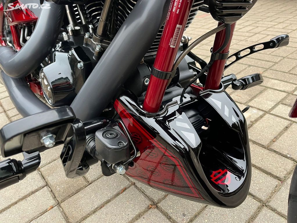 Harley-Davidson FXSE Pro Street Breakout 110 CVO Custom | Sauto.cz