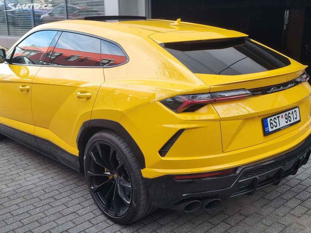 Lamborghini Urus CARBON-zadní LCD-BO-PANO-SOFT | Sauto.cz