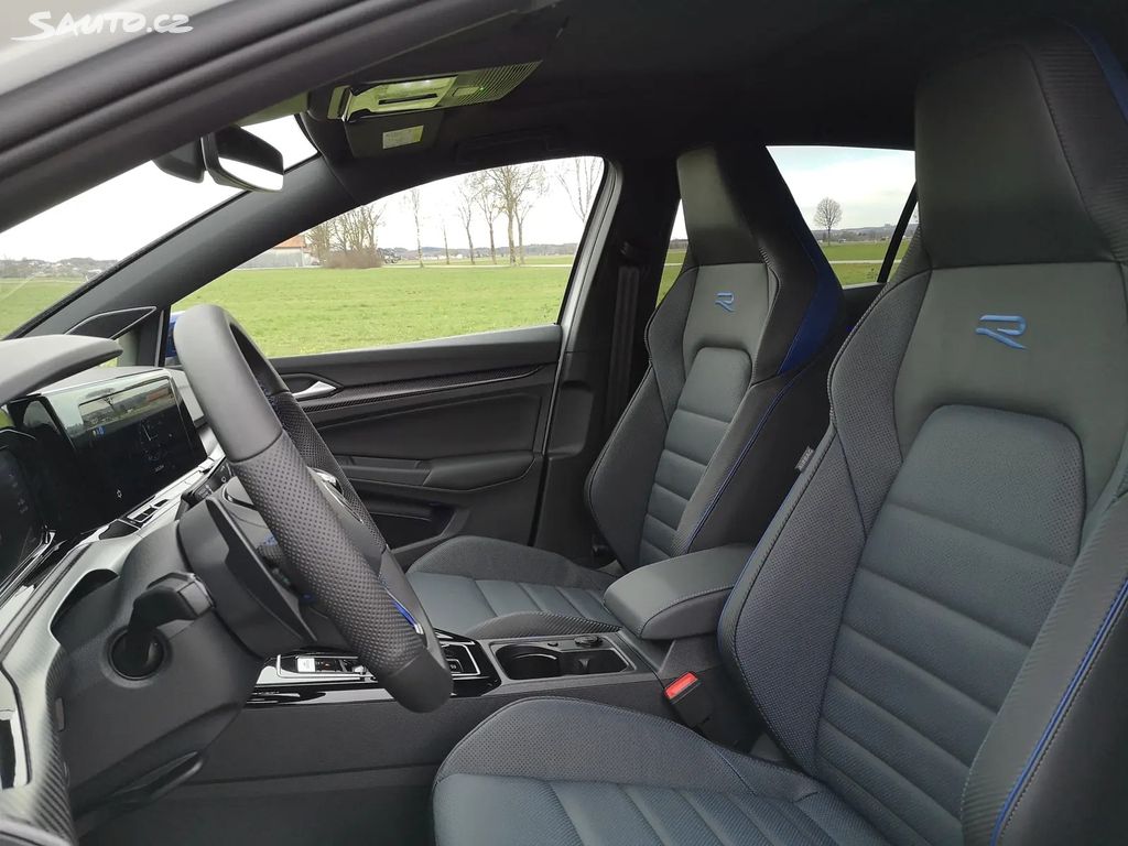 Volkswagen Golf 2.0 TSI R 20 Years 245 kW | Sauto.cz