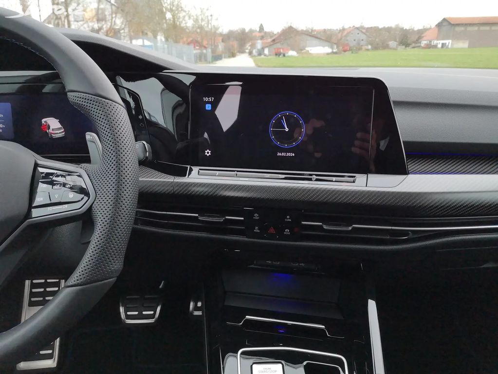 Volkswagen Golf 2.0 TSI R 20 Years 245 kW | Sauto.cz