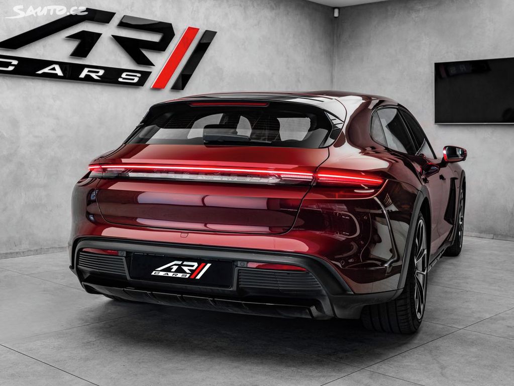 Porsche Taycan 4S Cross Turismo, cherry red | Sauto.cz