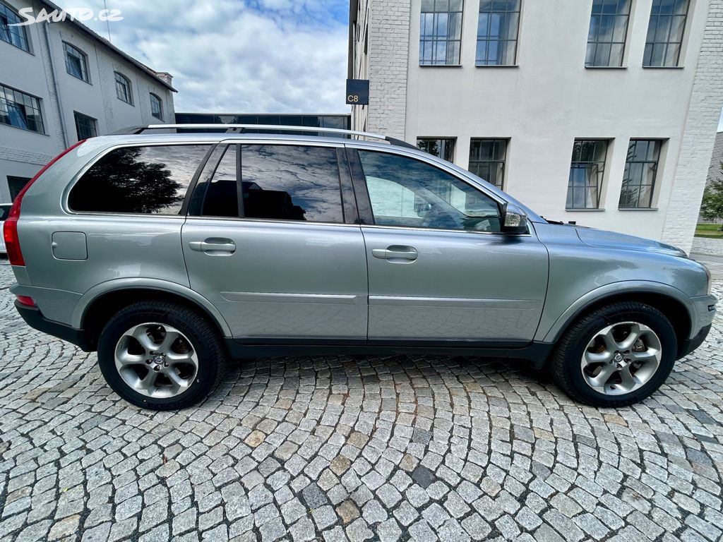 Volvo XC90 2.4D5 MANUÁL-OCEAN RACE-7MÍST | Sauto.cz