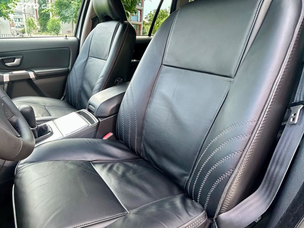 Volvo XC90 2.4D5 MANUÁL-OCEAN RACE-7MÍST | Sauto.cz