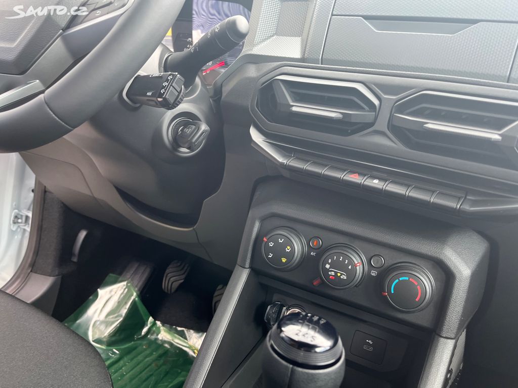 Dacia Duster Essential ECO-G 100 SKLADEM | Sauto.cz