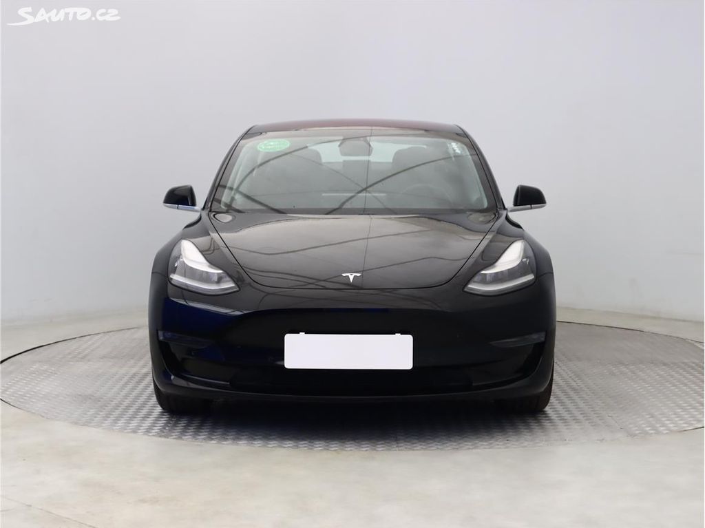 Tesla Model 3 Long Range 4WD 78kWh, SoH 87% | Sauto.cz