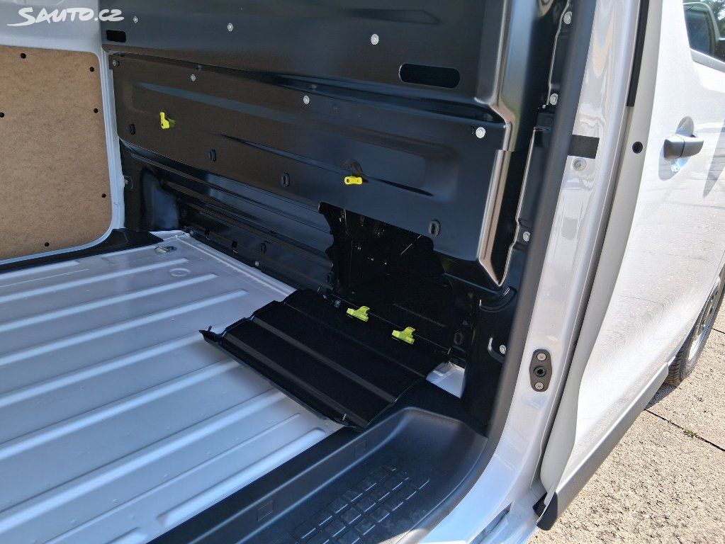 Opel Vivaro VAN L2 2,2 CDTi 110kW | Sauto.cz