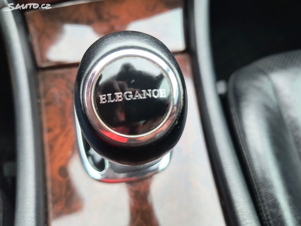 Mercedes-Benz Třídy C 180 K BI-XEN/KŮŽE/VYHŘ.SED/PDC | Sauto.cz