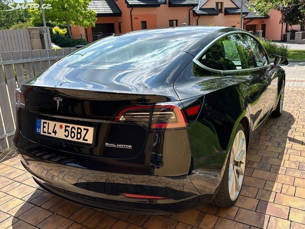 Tesla Model 3 Performance FSD, 0-100 za 3.4s | Sauto.cz