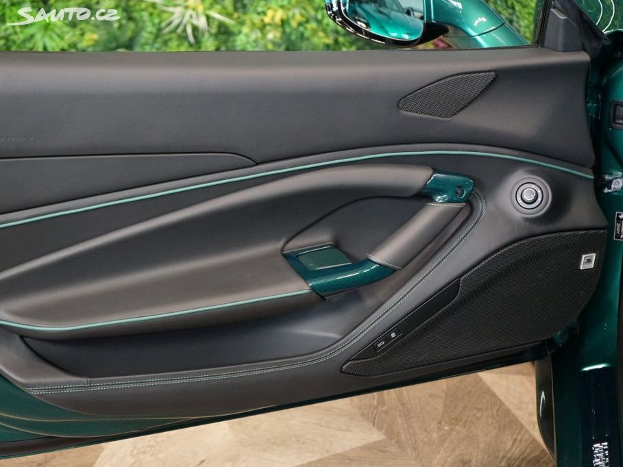 Ferrari F8 TRIBUTO*TAILOR MADE*360*CARBON | Sauto.cz