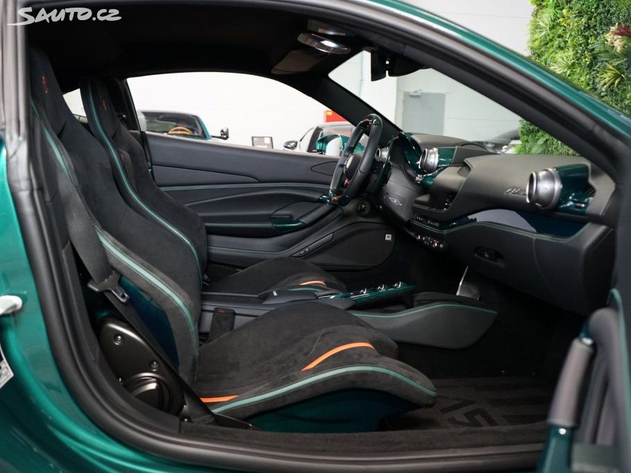 Ferrari F8 TRIBUTO*TAILOR MADE*360*CARBON | Sauto.cz