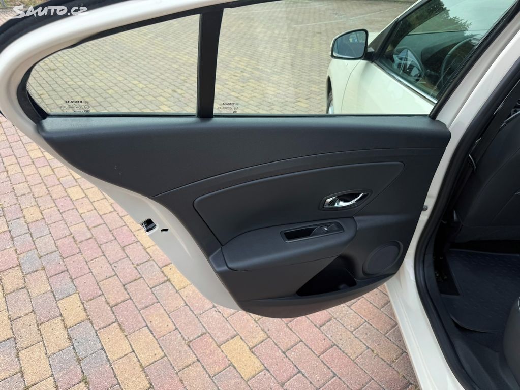 Renault Fluence 1.6 16V 82kW KLIMA | Sauto.cz