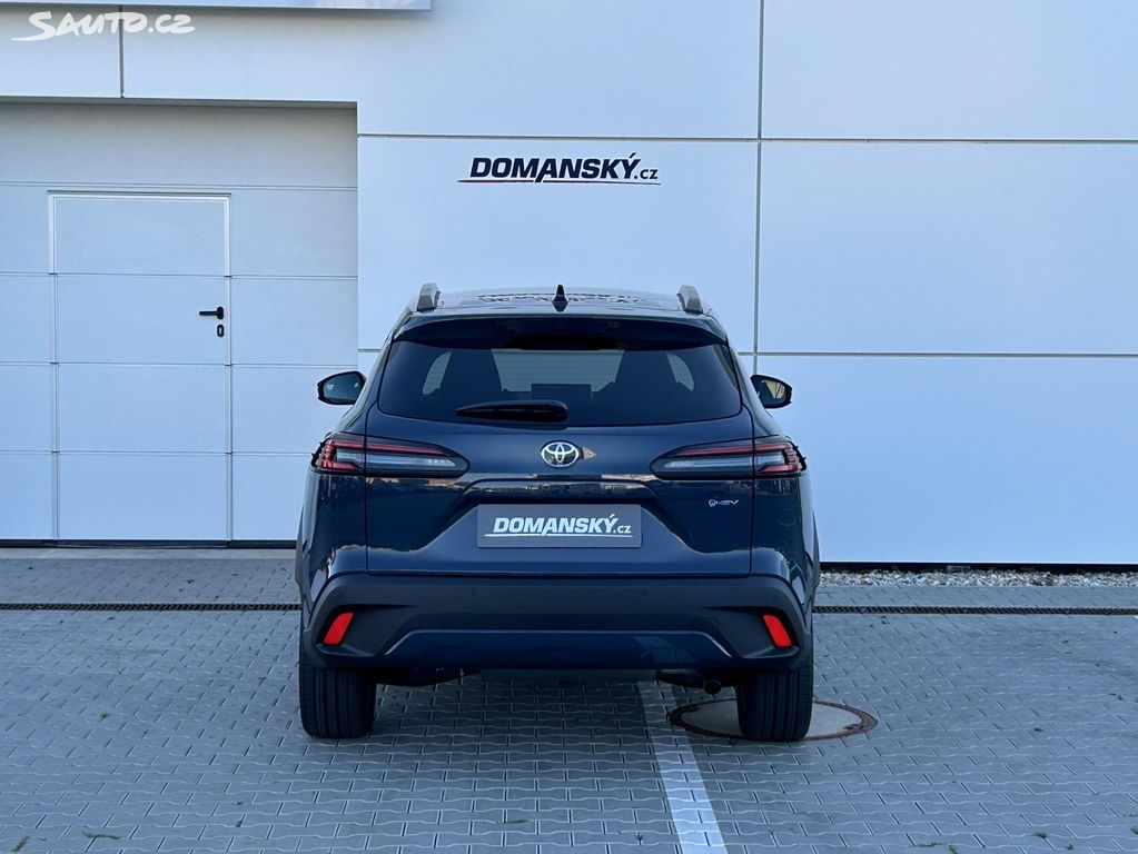 Operativní leasing Toyota Corolla Cross EXECUTIVE SKYVIEW 2.0 HEV e-CV ...