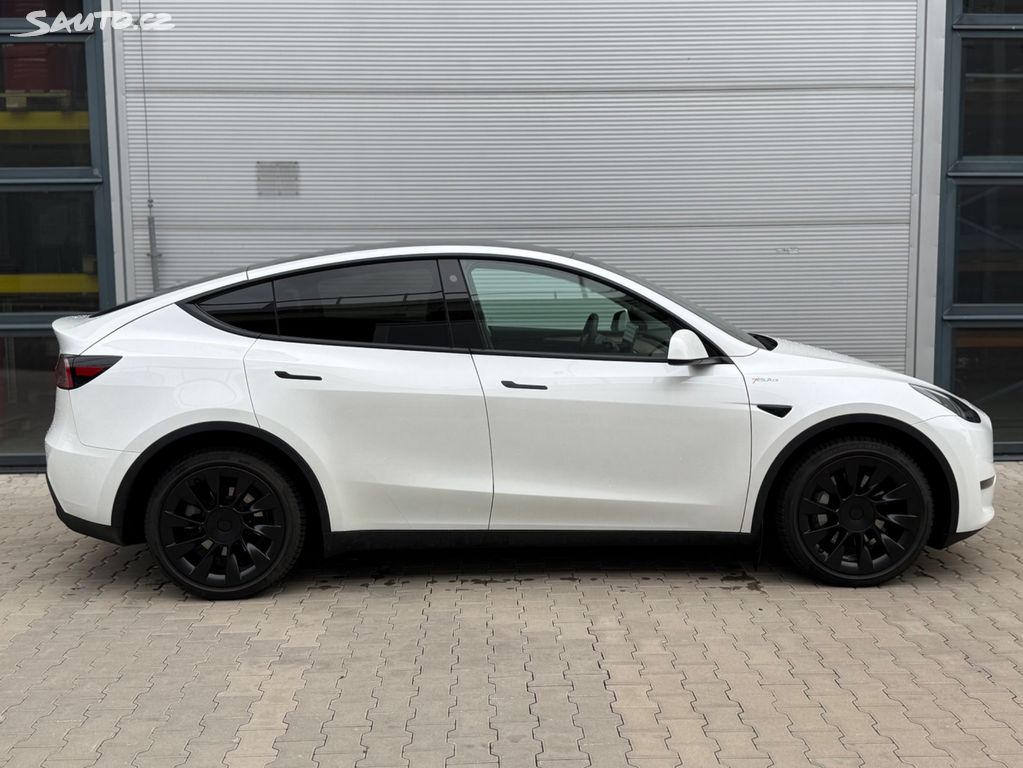 Tesla Model Y Long Range 4x4 záruka 2031 DPH | Sauto.cz