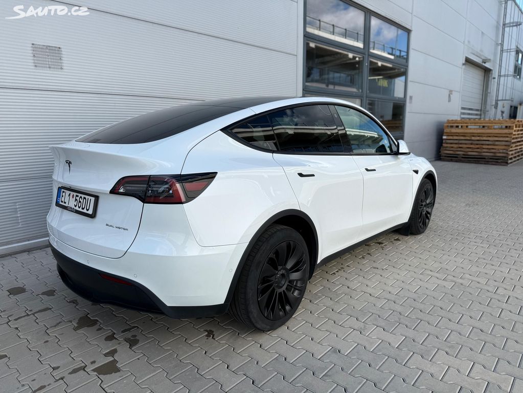 Tesla Model Y Long Range 4x4 záruka 2030 DPH | Sauto.cz