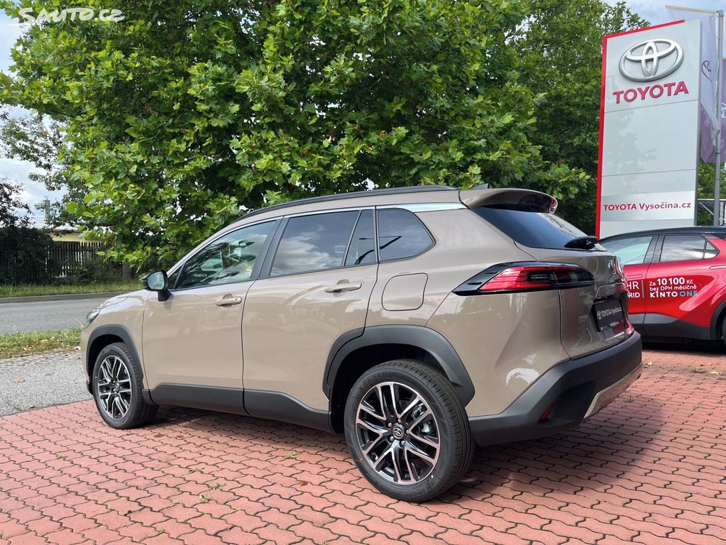 Toyota Corolla Cross MC25 1.8L HEV CVT 4x2 Style | Sauto.cz