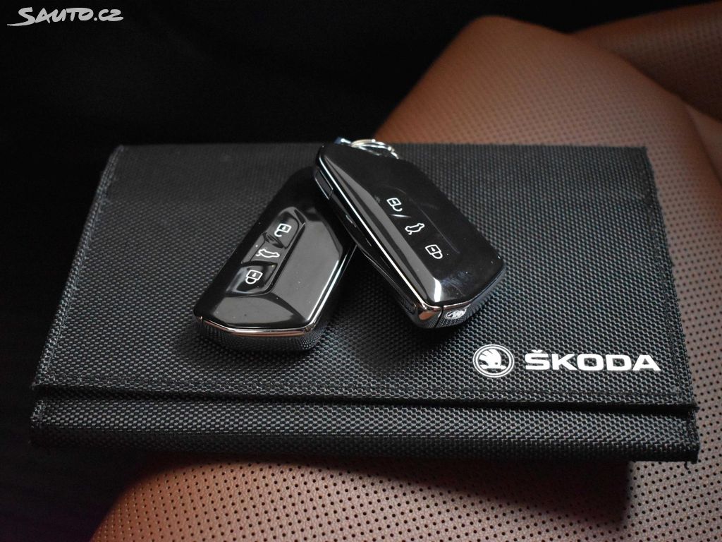 Škoda Enyaq iV 82kWh 4x4 LOFT*TAŽNÉ*DPH*ČR 1M | Sauto.cz