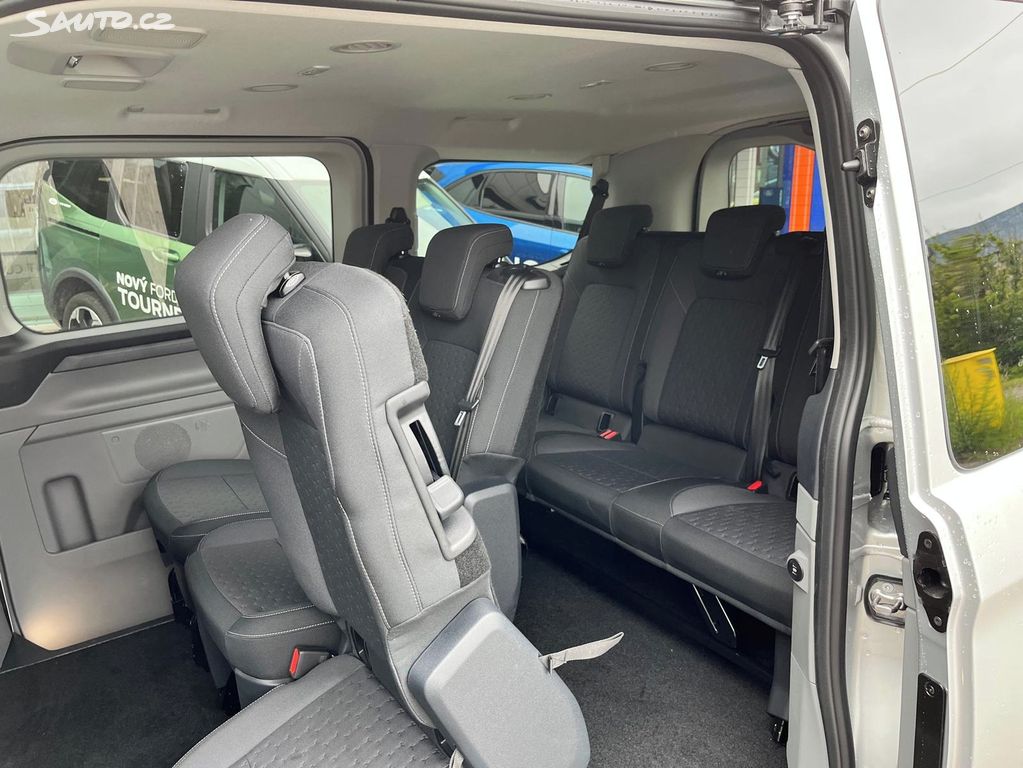 Ford Transit Custom Kombi,64 kWh elektro 218K,DEMO | Sauto.cz