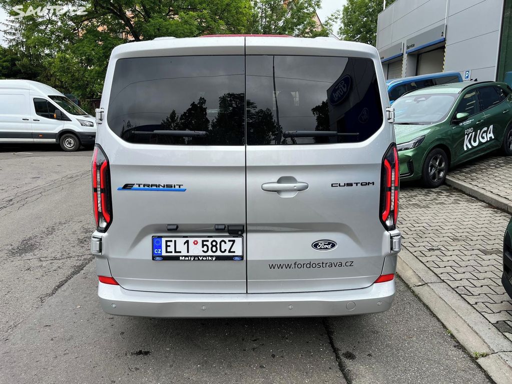Ford Transit Custom Kombi,64 kWh elektro 218K,DEMO | Sauto.cz