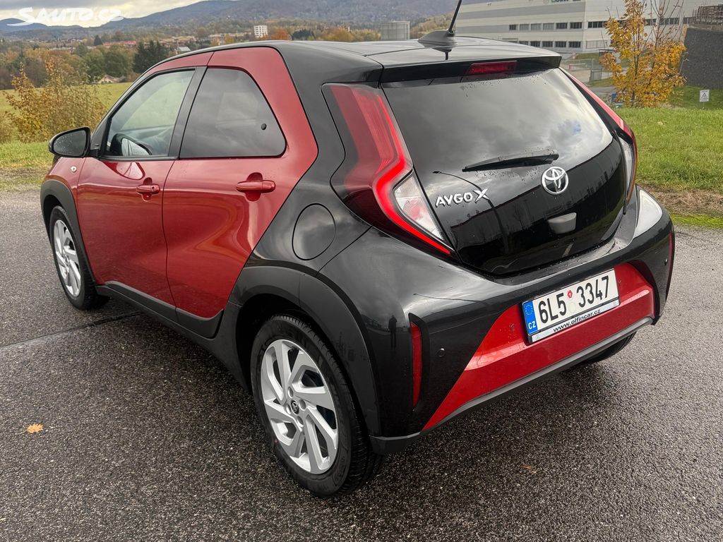 Toyota Aygo 1,0i Style Tech, Navi | Sauto.cz