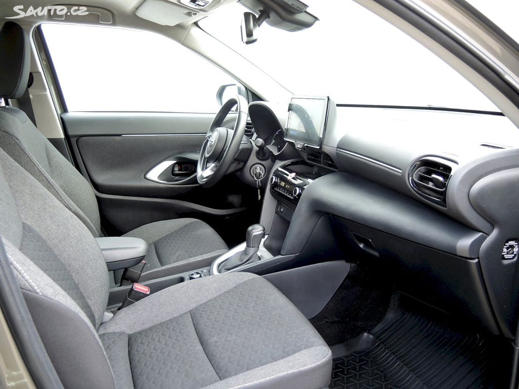 Toyota Yaris Cross Comfort Tech 1,5 Hybrid 4x4 e- | Sauto.cz